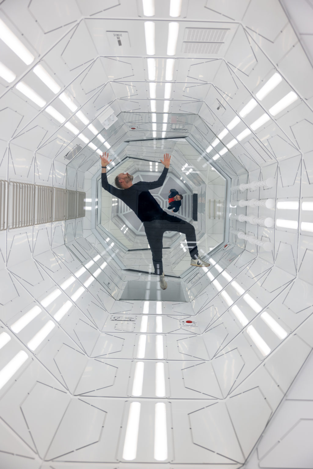 Leandro Erlich. Schwerelos - Kunstmuseum Wolfsburg