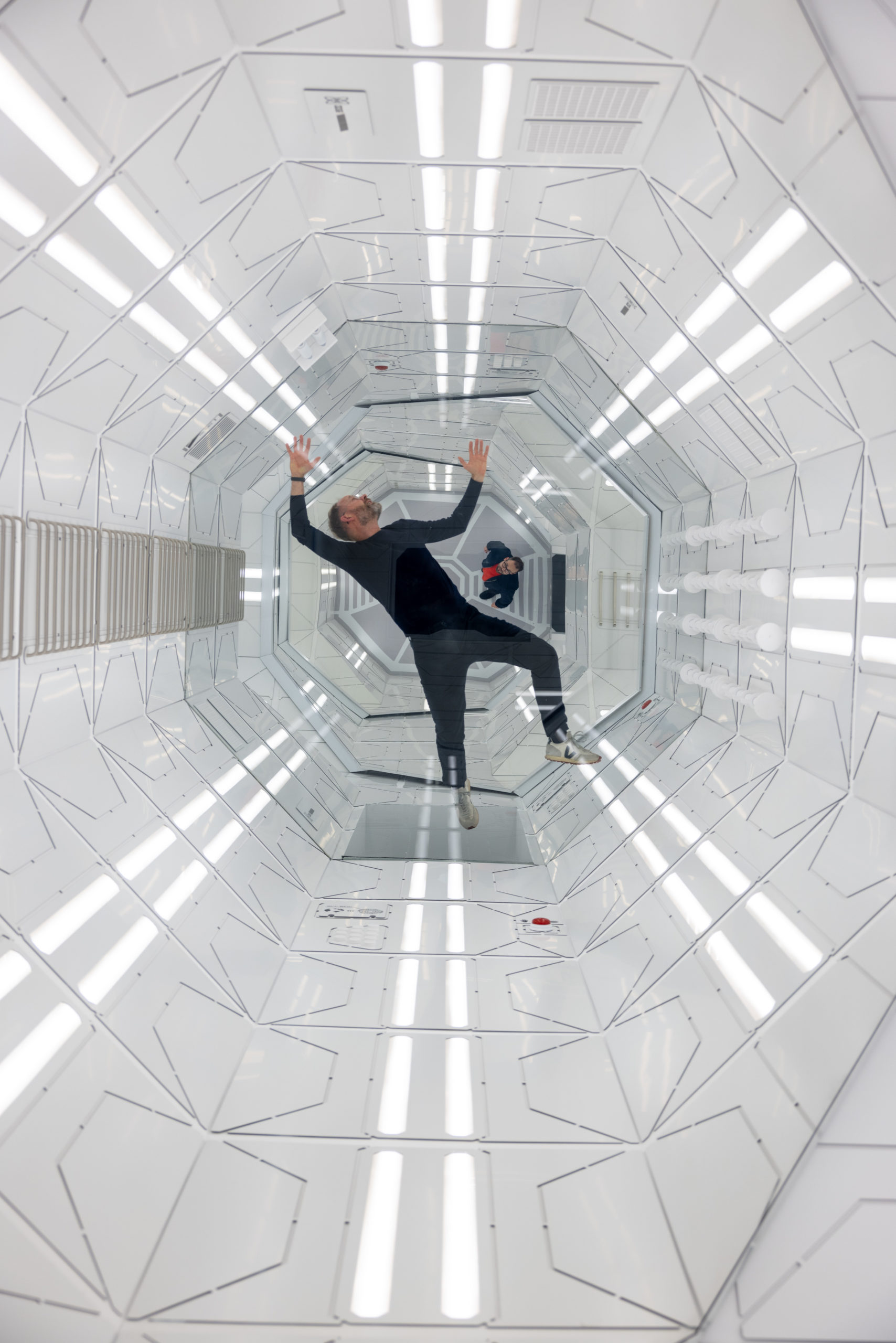 Leandro Erlich. Schwerelos - Kunstmuseum Wolfsburg