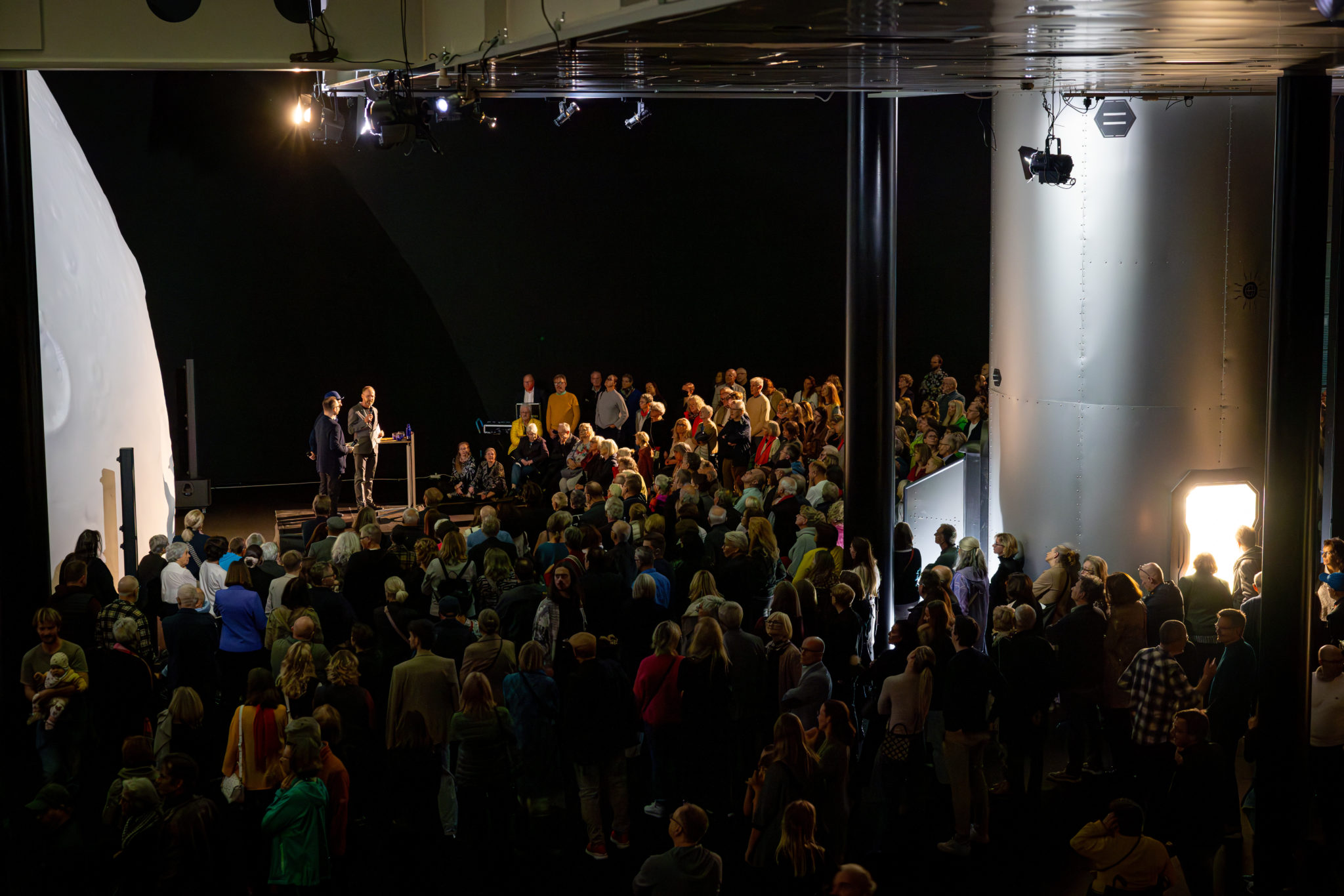 Wow-Effekte garantiert: Eröffnung mit Art Rave der neuen Ausstellung ...